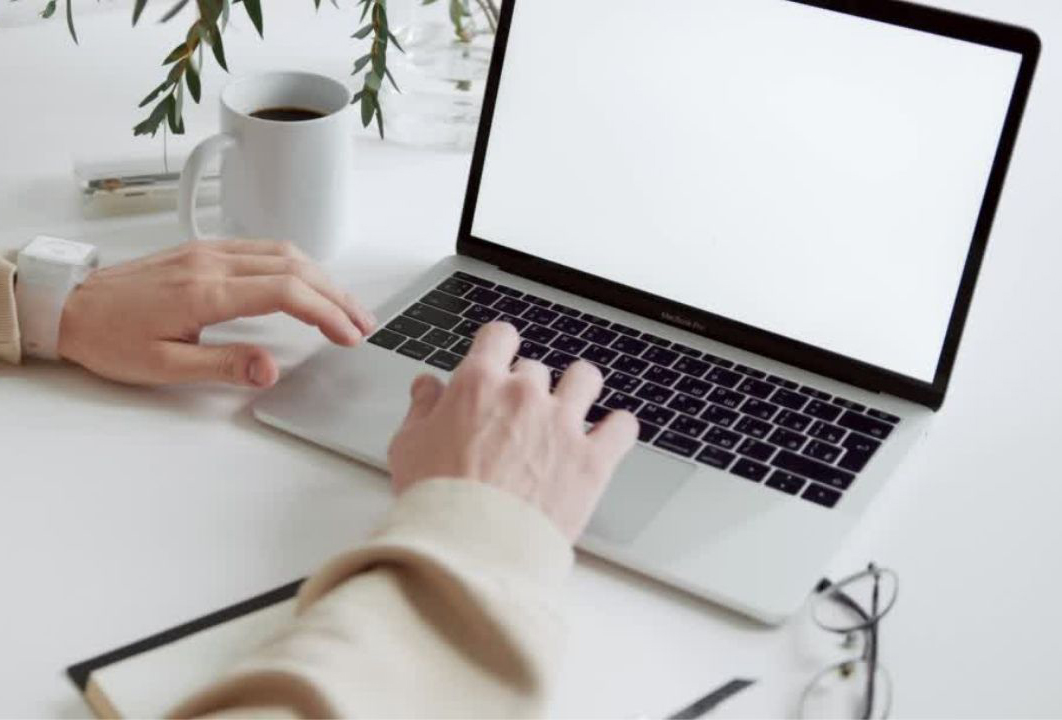 Tech Tip: Boost Productivity - Use Momentum Dash - Smartify My Biz